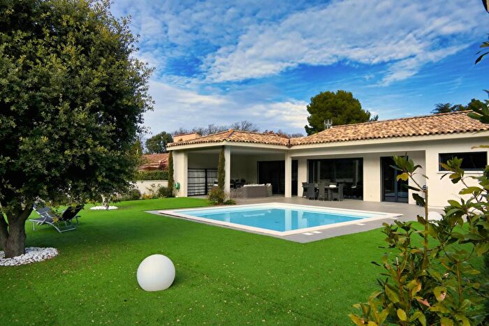 Maison à vendre - Maubec - 7 pièces - 4 chambres