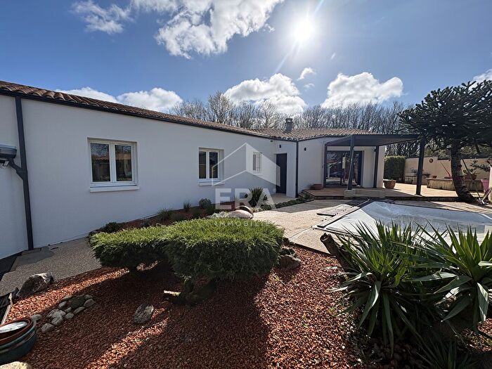 Maison à vendre - Saint-Georges-des-Coteaux - 7 pièces - 4 chambres