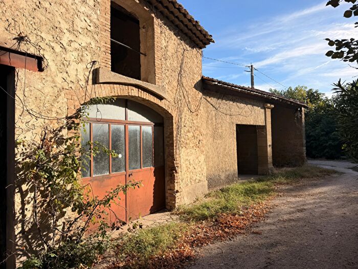 Camaret-sur-Aigues : Maison 4 pièces à vendre