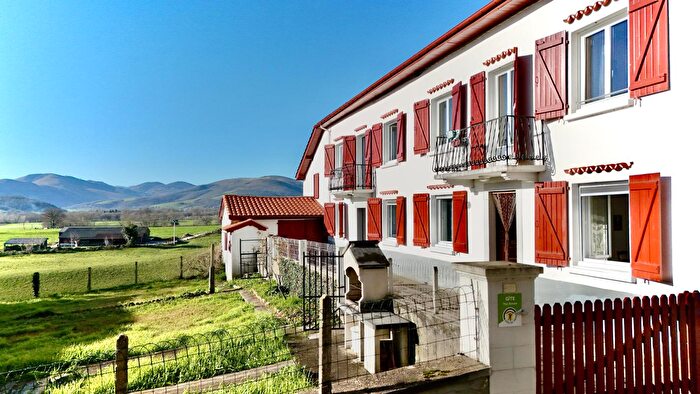 Maison à vendre - Ostabat-Asme - 10 pièces - 7 chambres