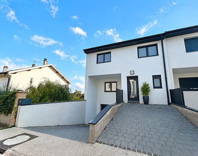 Neuves-Maisons : Maison 5 pièces à vendre