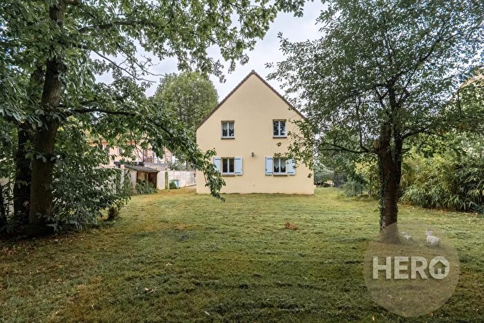 Maison à vendre - Plaisir, Gâtines, Boissière, Mare aux Saules - 9 pièces - 5 chambres