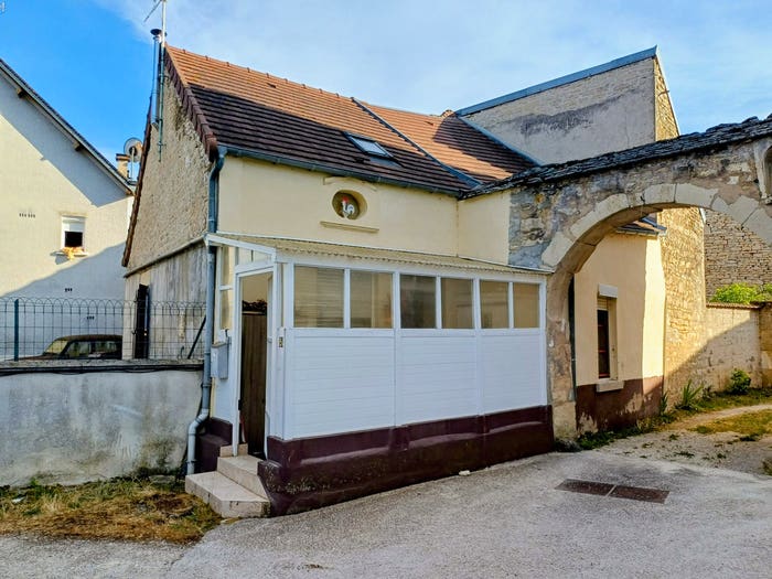 Maison 3 pièces à vendre à Lézinnes