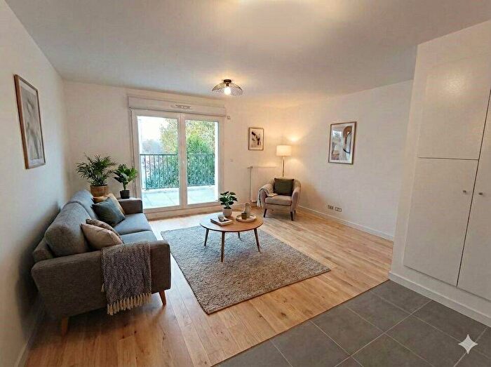 Appartement à louer - Anatole France, Le Plessis-Robinson - 3 pièces - 2 chambres