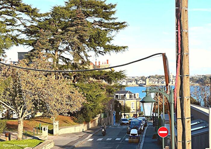 Appartement à louer - Gare-La Saudrais-La Vicomte, Dinard - 3 pièces - 2 chambres