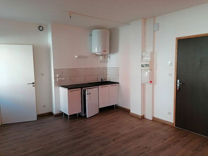 Appartement à louer - La Couronne-Saint Henri, Le Creusot - 1 pièce