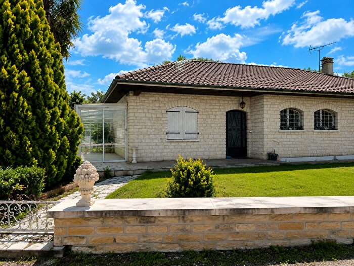 Mansle - Maison 8 pièces à vendre