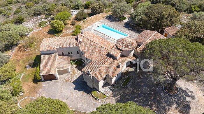 Maison 9 pièces à Roquefort-les-Pins, à vendre