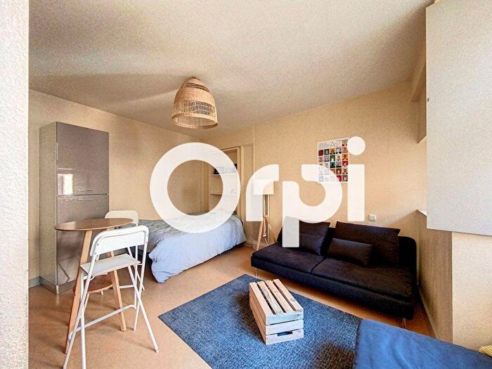 Appartement à louer - Sud, Saint-Flour - 1 pièce