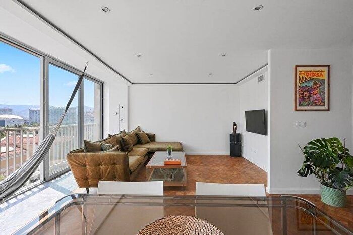 Appartement 4 pièces à Marseille ème arrondissement, à louer