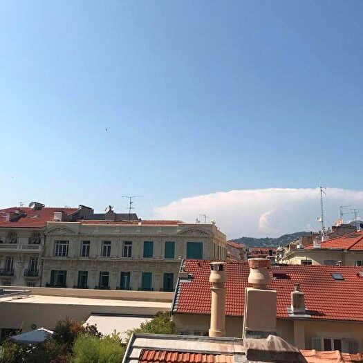 Appartement à louer - Bon Voyage, Nice - 2 pièces - 1 chambre