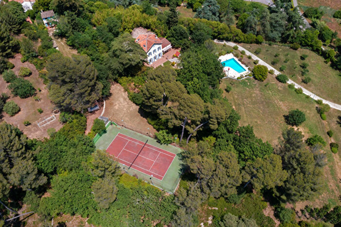 Maison à vendre - Aubagne, Pin Vert, Ceinture Est - 6 pièces - 5 chambres