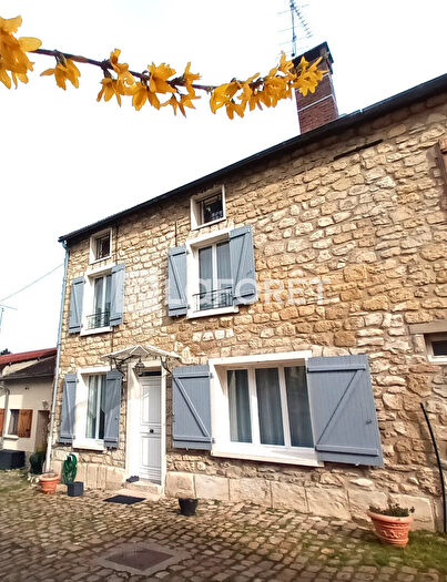 Maisons à vendre et appartements à louer - 1