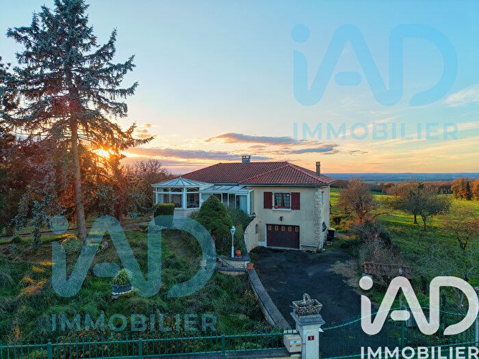 Maison à vendre - Yvrac-et-Malleyrand - 8 pièces - 3 chambres