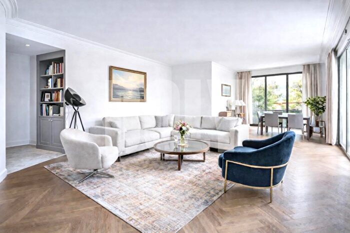 Appartement à vendre - Courbevoie, Hôtel de ville - 4 pièces - 3 chambres