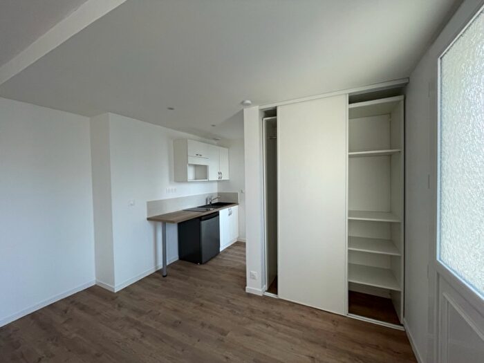 Appartement 1 pièce à louer à Brest, Kergonan, Mesmerrien