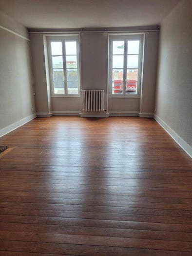 Centre Ville, Cosne-Cours-sur-Loire - Appartement 3 pièces à louer