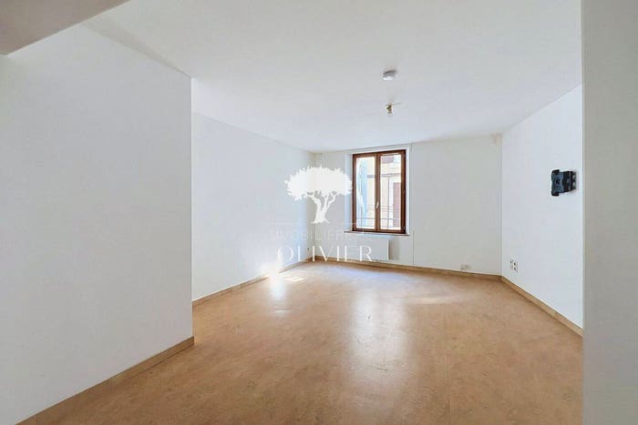 Apt : Appartement 3 pièces à louer