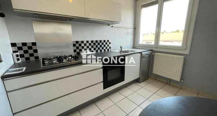 Appartement 4 pièces à louer à Sainte-Colombe