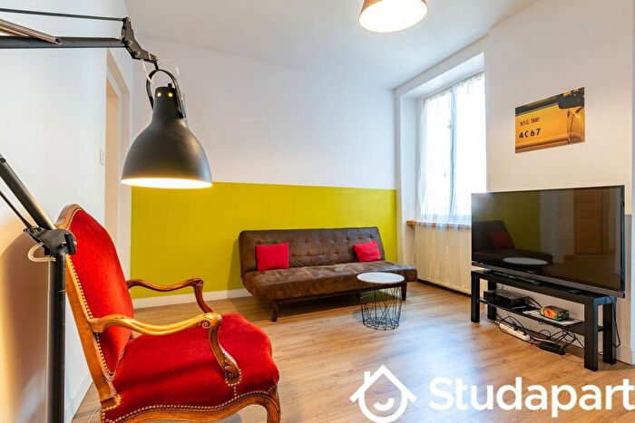 Appartement à louer - Hyper Centre-Vieille Ville, Saint-Étienne - 1 pièce - 2 chambres