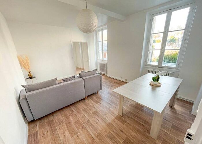 Appartement à louer - Centre Ville, Étampes - 2 pièces - 1 chambre