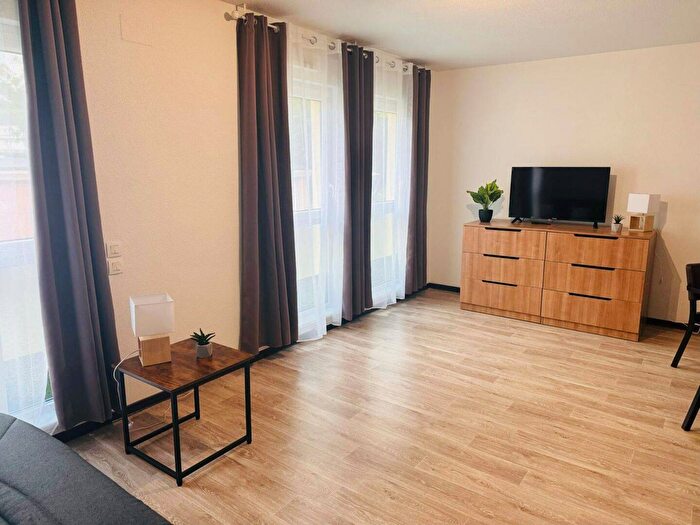 Appartement à louer - Saint-Avold - 2 pièces - 1 chambre