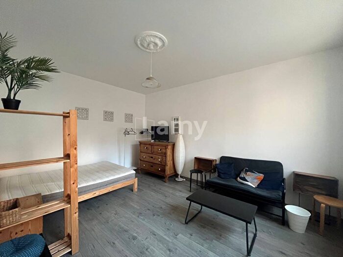 Appartement à louer - Centre Ville, Reims - 2 pièces