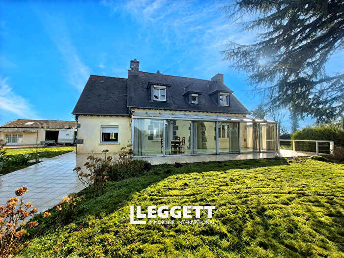 Maison à vendre - Plounévez-Moëdec - 8 pièces - 5 chambres