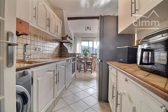 Carros : Appartement 5 pièces à vendre
