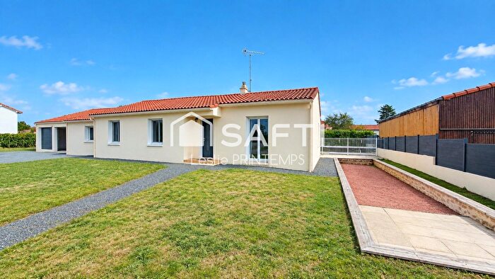 Maison 6 pièces à vendre à Saint-Hilaire-de-Voust