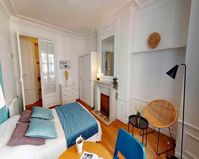 Appartement à louer - Dupleix-Motte Picquet, Paris ème arrondissement - 4 pièces - 4 chambres