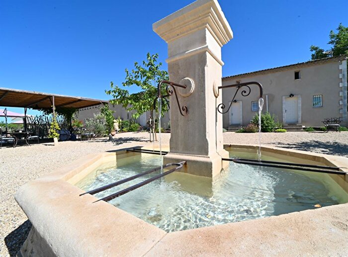 Appartement à louer - Eygalières - 2 pièces - 1 chambre