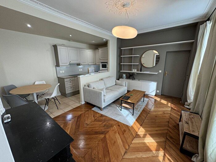 Appartement à louer - Archives, Paris ème arrondissement - 2 pièces - 1 chambre