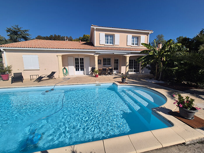 Maison à vendre - Saint-Sulpice-de-Royan - 8 pièces - 6 chambres