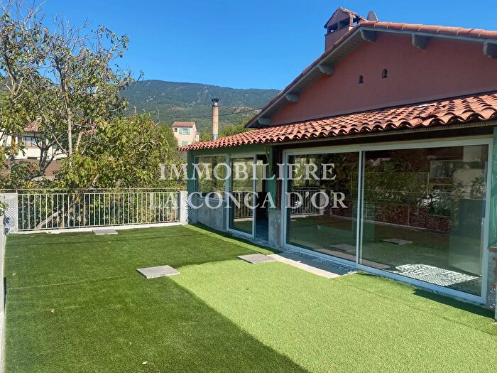 Maison à vendre - Levens - 6 pièces - 5 chambres