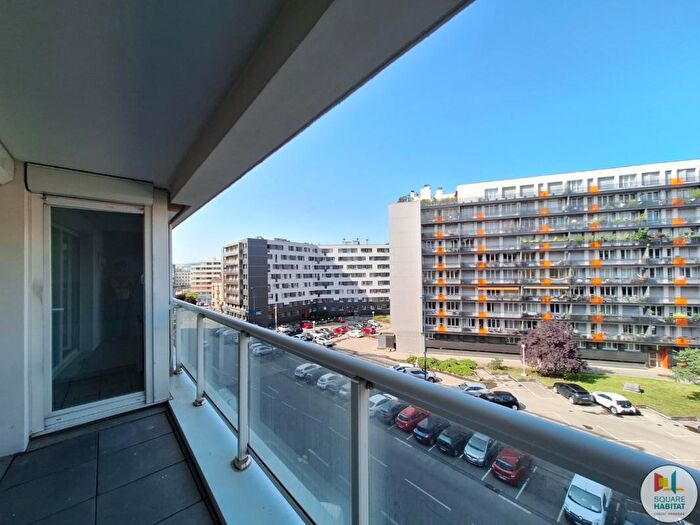 Appartement à louer - Clermont-Ferrand, Jaude, Fontgiève Saint-Alyre - 3 pièces - 2 chambres