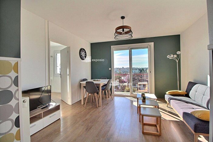 Appartement à louer - Centre Ville, Niort - 4 pièces - 3 chambres