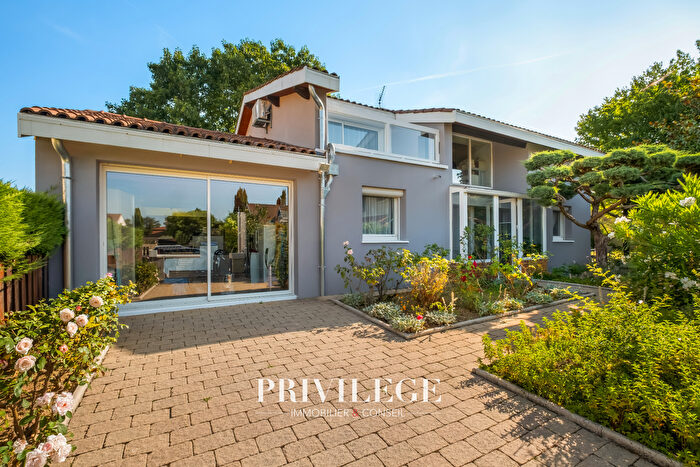 Chassieu : Maison 5 pièces à vendre