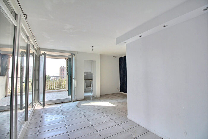 Appartement à vendre - Marseille e  - 3 pièces - 2 chambres