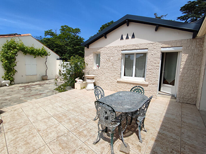 Maison à vendre - Challans, Centre-ville - 7 pièces - 4 chambres