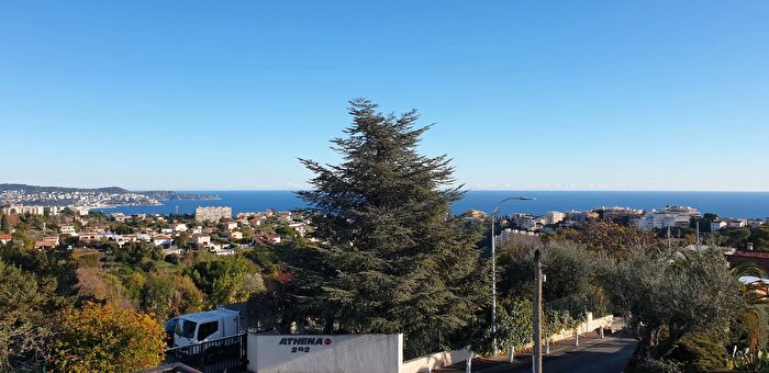 Appartement à vendre - Nice, Saint-Antoine - 3 pièces - 2 chambres