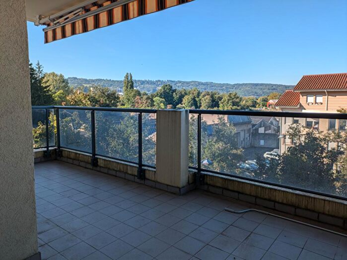 Bourgoin-Jallieu, Libération, Barbusse - Appartement 4 pièces à louer