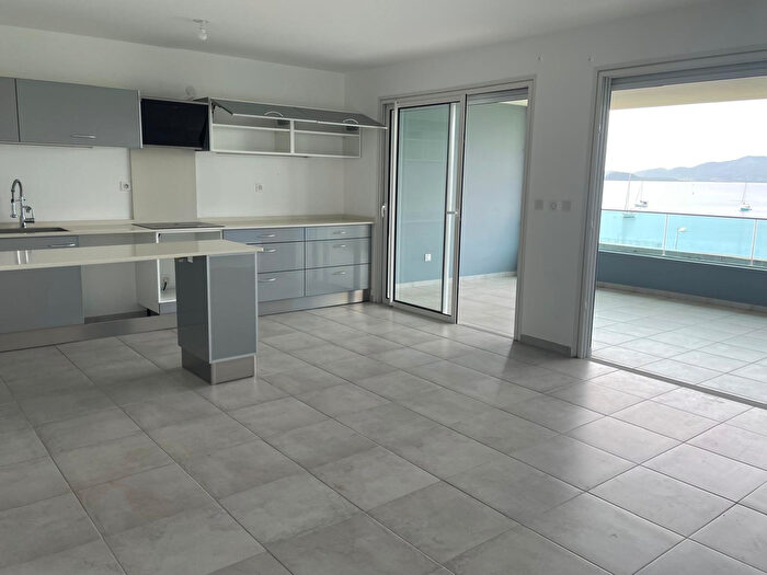 Maisons à vendre et appartements à louer - 1