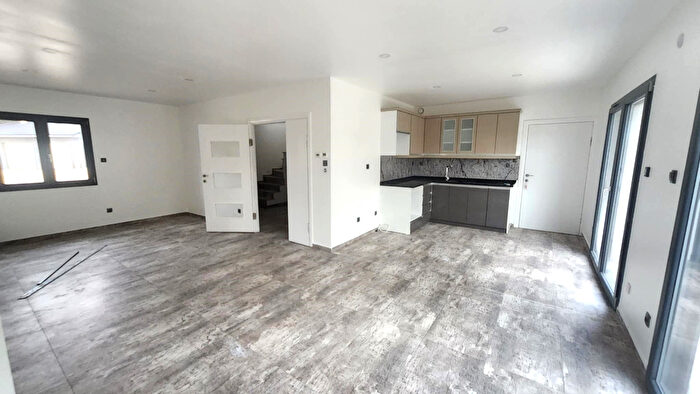 Maison à vendre - Montréal-la-Cluse - 4 pièces - 3 chambres