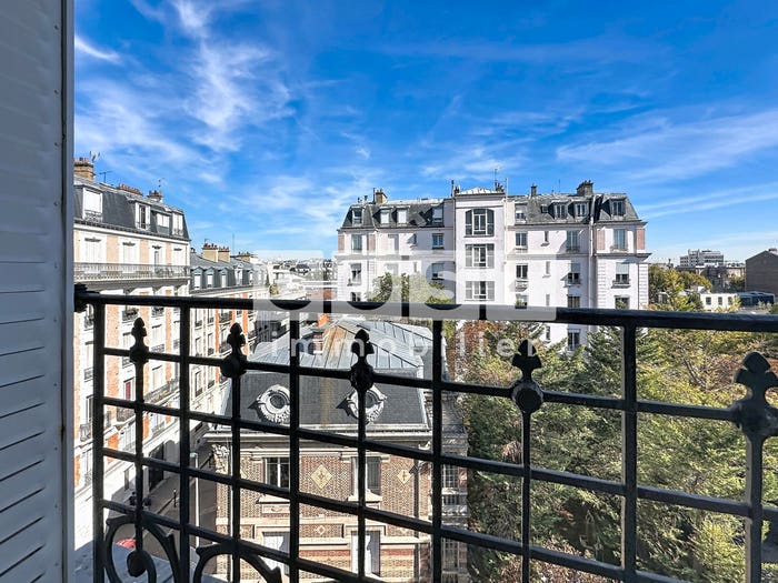 Courbevoie, Bécon : Appartement 2 pièces à vendre