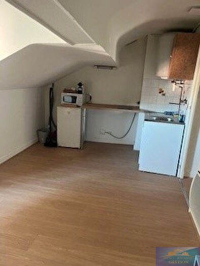 Appartement à louer - Lourdes, Centre-ville, Place Peyramale, Gare - 2 pièces - 1 chambre