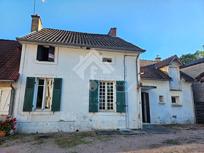 Maison à vendre - Montaigu-le-Blin - 5 pièces - 3 chambres