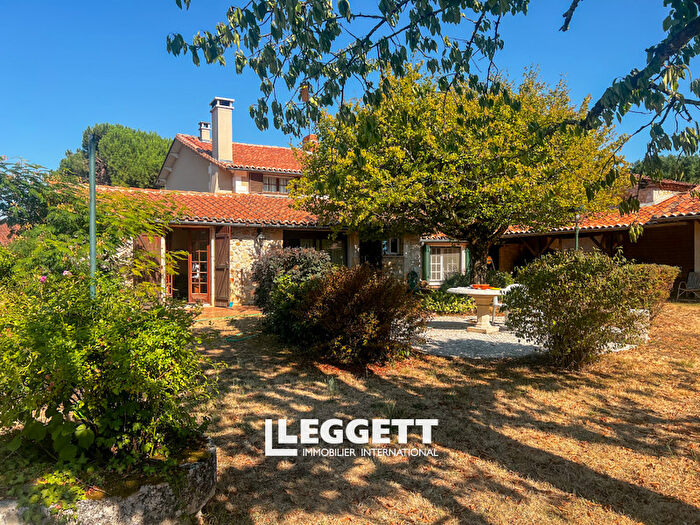 Maison 8 pièces à Rivières, à vendre