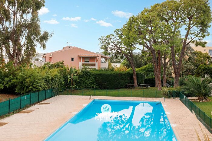 Appartement 4 pièces à vendre à Nice, Corniche Fleurie