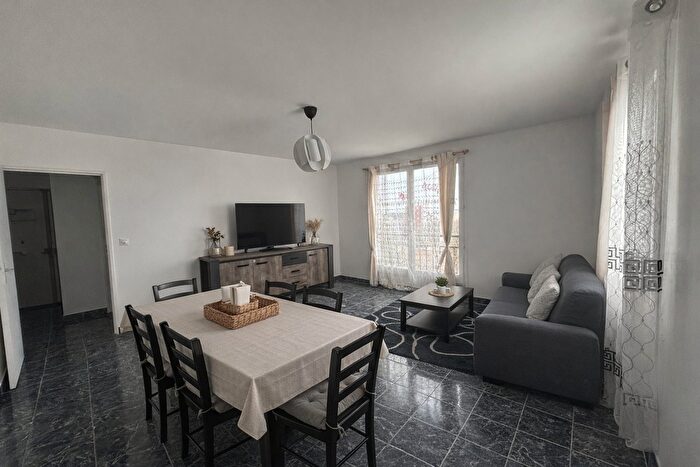 Appartement à vendre - Noisy-le-Grand - 3 pièces - 2 chambres